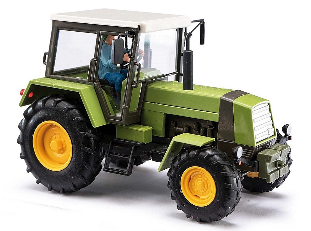 BUSCH 50420 - Traktor Fortschritt ZT323 mit Bäuerin - 1:87, 24,79