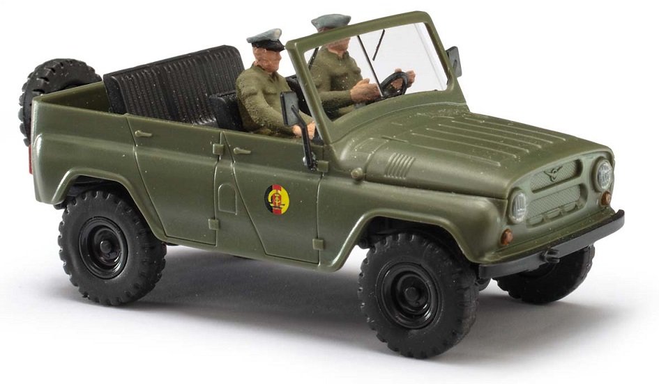 BUSCH 52113 UAZ 469 NVA mit Fahrer 1972 Militär-Modell 1:87, 28,79